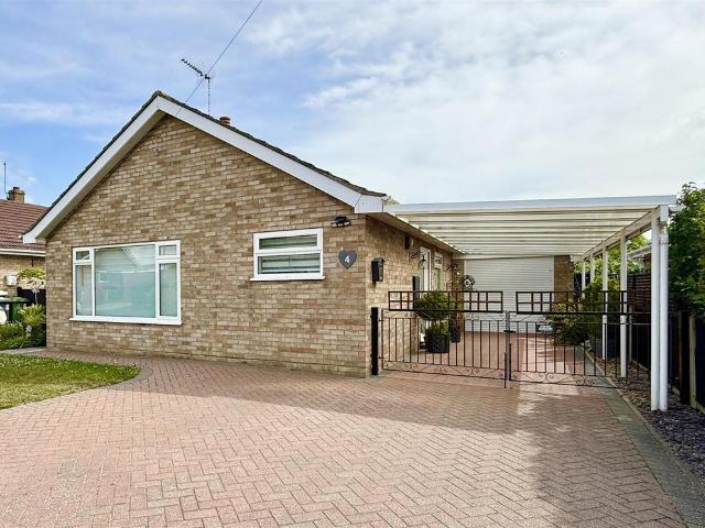 3 bedroom detached bungalow for sale