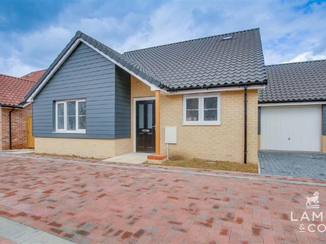 3 bedroom detached bungalow for sale