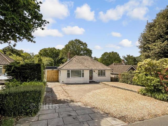 3 bedroom detached bungalow for sale