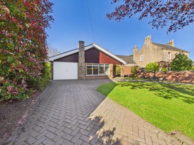 3 bedroom detached bungalow for sale