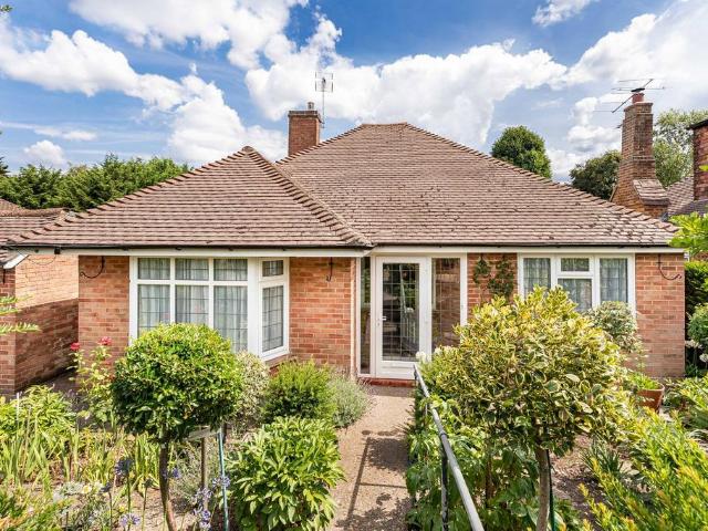 3 bedroom detached bungalow for sale