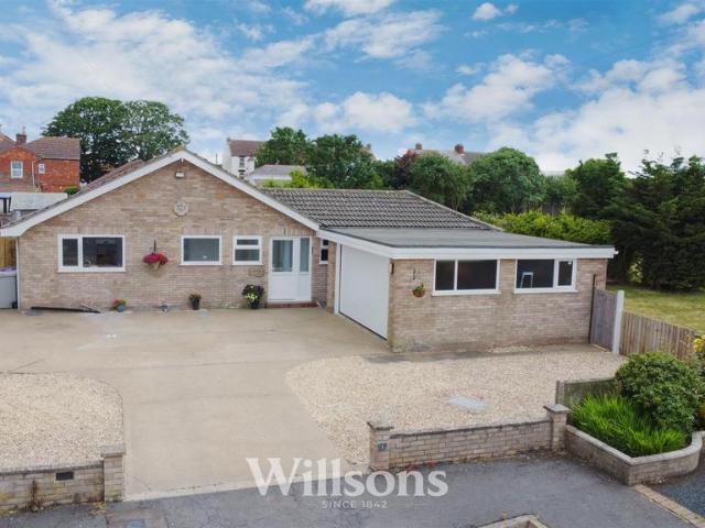 3 bedroom detached bungalow for sale