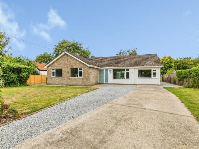 3 bedroom detached bungalow for sale