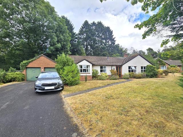 3 bedroom detached bungalow for sale