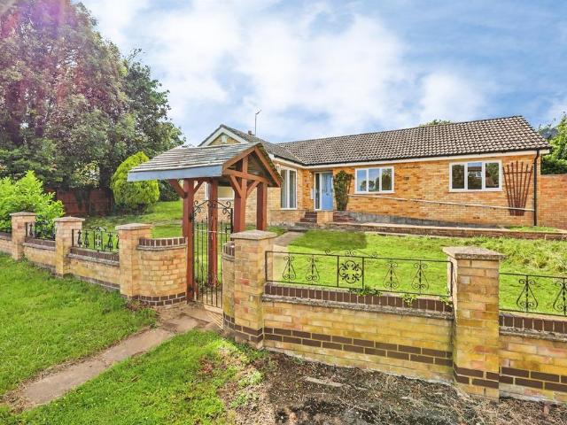 3 bedroom detached bungalow for sale