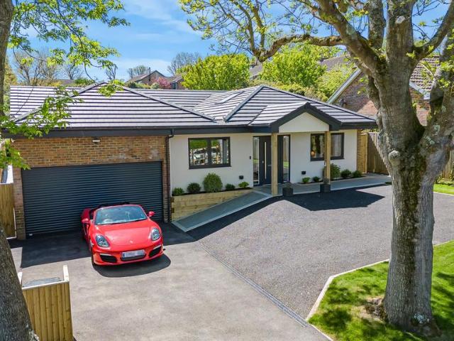 3 bedroom detached bungalow for sale