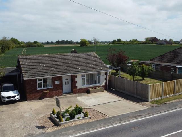 3 bedroom detached bungalow for sale