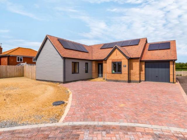 3 bedroom detached bungalow for sale