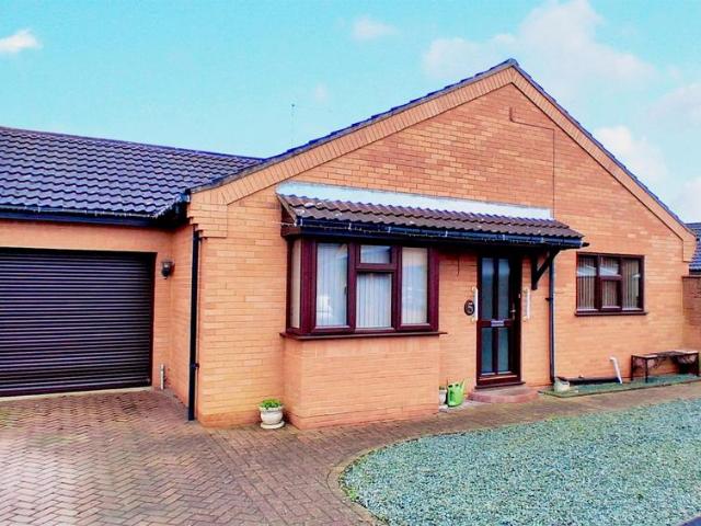 3 bedroom detached bungalow for sale