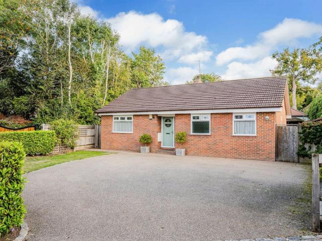 3 bedroom detached bungalow for sale