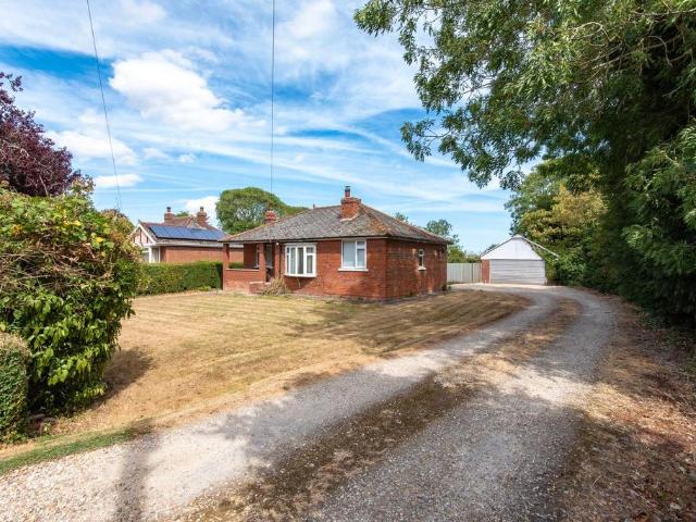 3 bedroom detached bungalow for sale