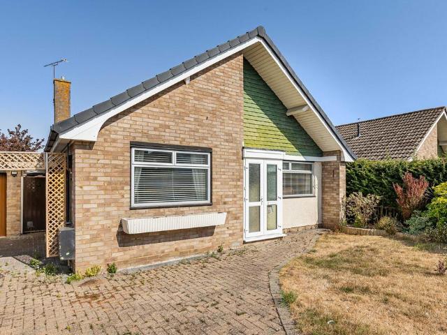 3 bedroom detached bungalow for sale
