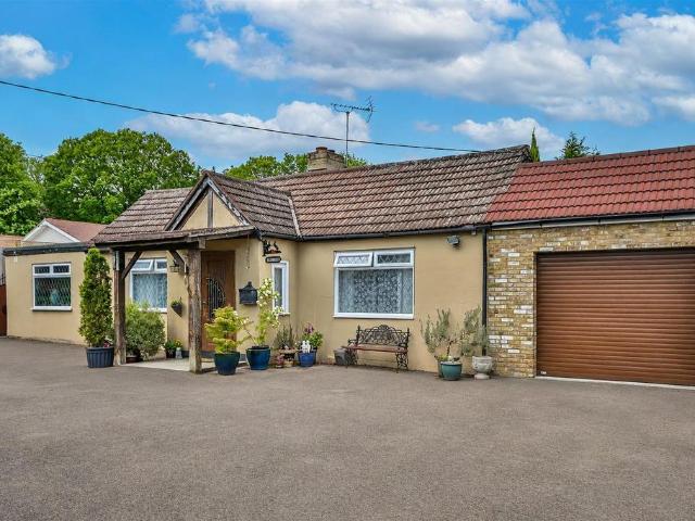 3 bedroom detached bungalow for sale