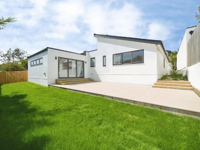 3 bedroom detached bungalow for sale