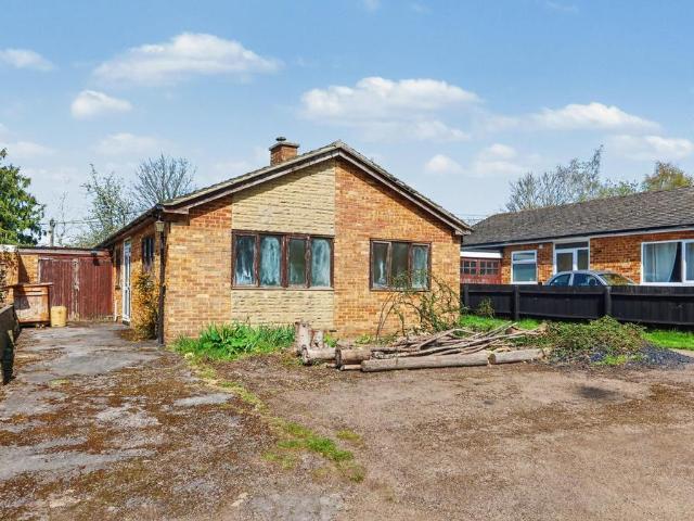 3 bedroom detached bungalow for sale