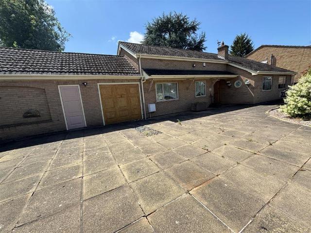 3 bedroom detached bungalow for sale