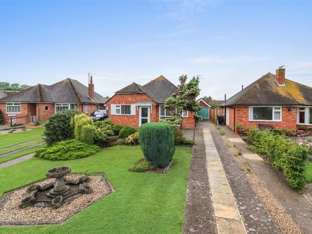 3 bedroom detached bungalow for sale