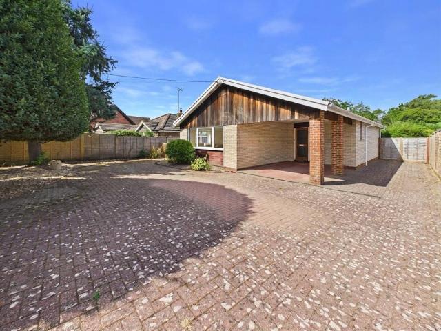 3 bedroom detached bungalow for sale