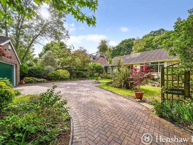 3 bedroom detached bungalow for sale