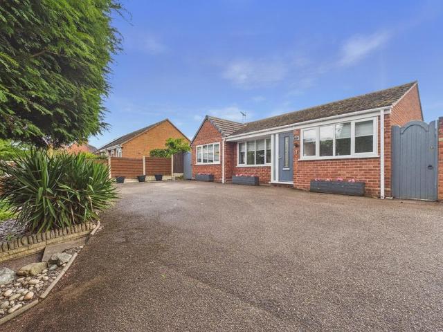 3 bedroom detached bungalow for sale
