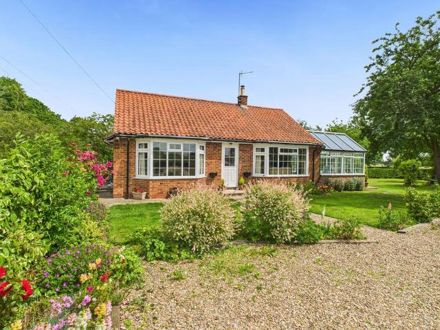 3 bedroom detached bungalow for sale