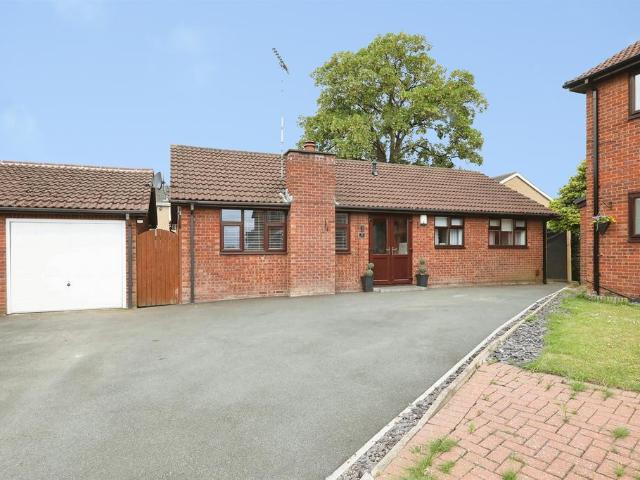 3 bedroom detached bungalow for sale