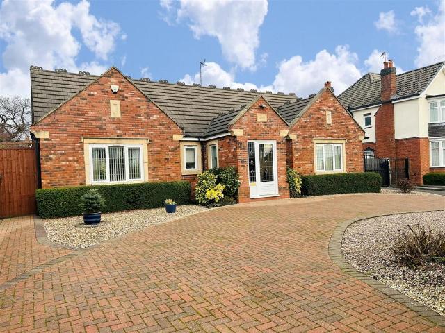 3 bedroom detached bungalow for sale