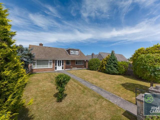 3 bedroom detached bungalow for sale