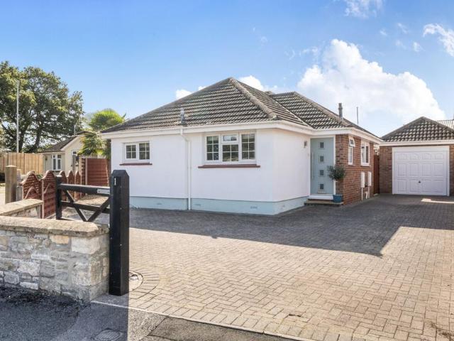 3 bedroom detached bungalow for sale