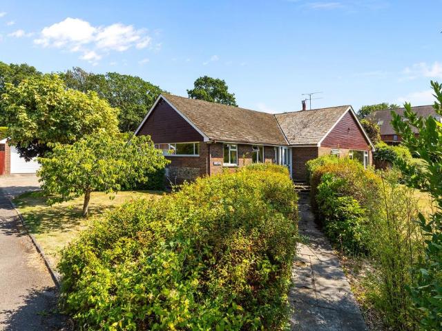 3 bedroom detached bungalow for sale