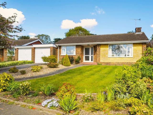 3 bedroom detached bungalow for sale