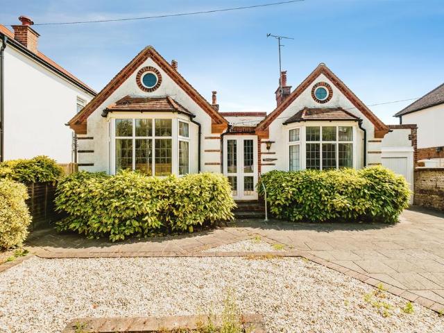 3 bedroom detached bungalow for sale