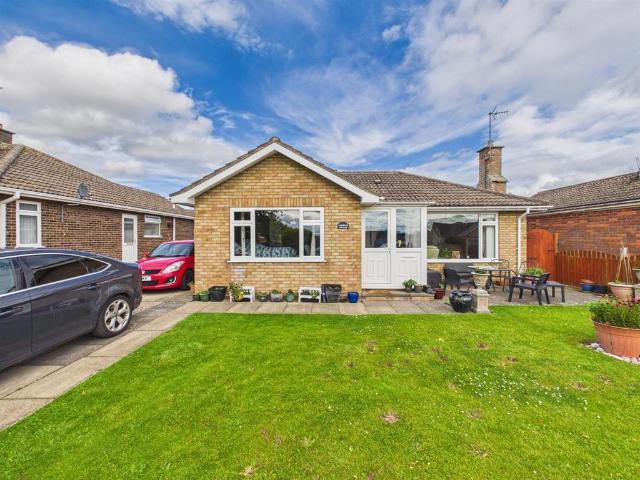 3 bedroom detached bungalow for sale