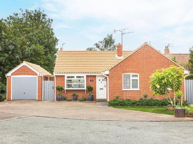 3 bedroom detached bungalow for sale