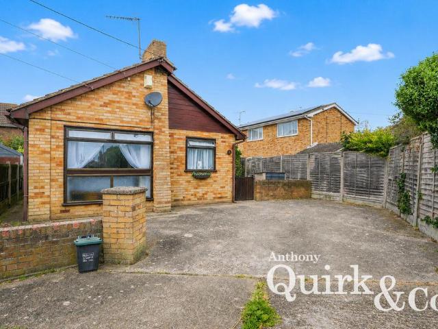 3 bedroom detached bungalow for sale