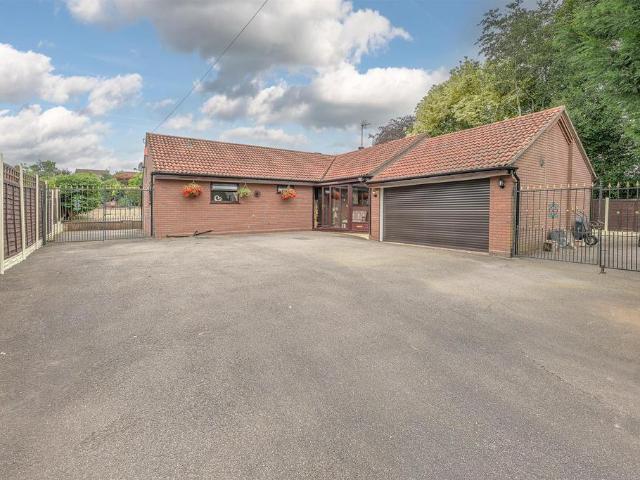 3 bedroom detached bungalow for sale