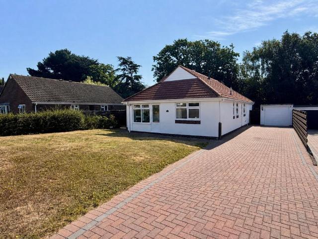 3 bedroom detached bungalow for sale