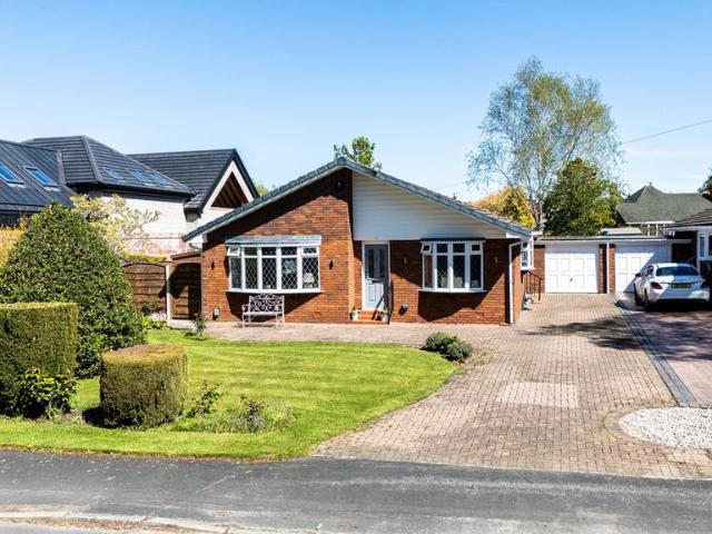 3 bedroom detached bungalow for sale