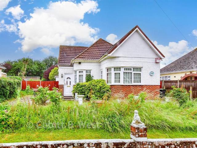 3 bedroom detached bungalow for sale