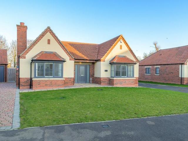 3 bedroom detached bungalow for sale