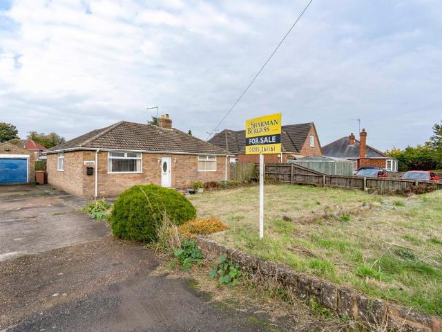 3 bedroom detached bungalow for sale