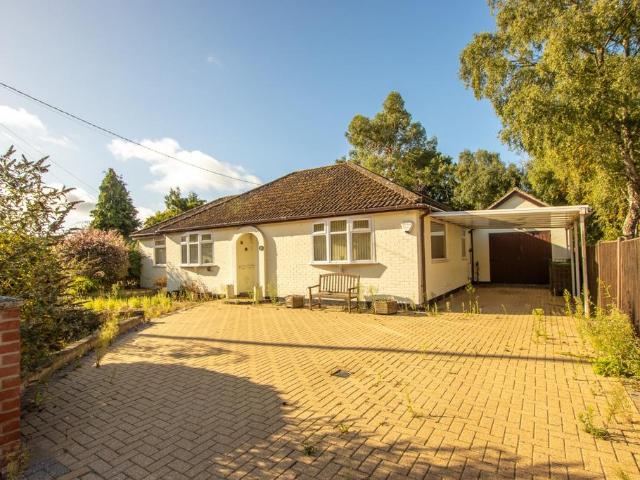 3 bedroom detached bungalow for sale