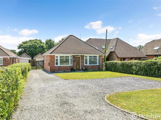 3 bedroom detached bungalow for sale