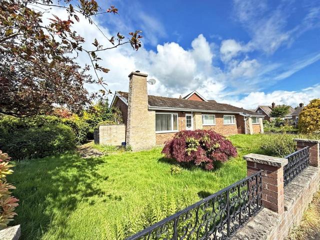 3 bedroom detached bungalow for sale