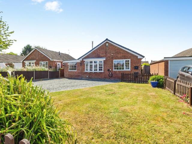 3 bedroom detached bungalow for sale