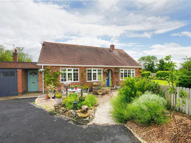 3 bedroom detached bungalow for sale