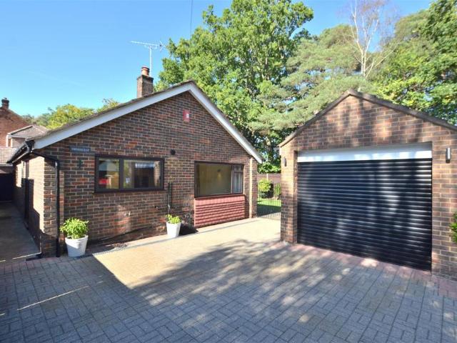 3 bedroom detached bungalow for sale