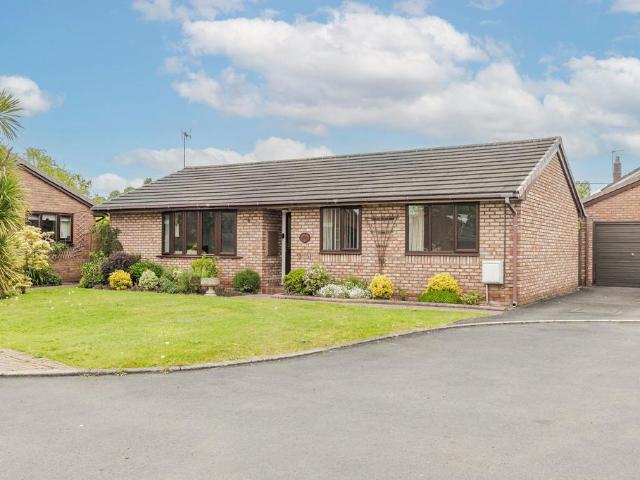 3 bedroom detached bungalow for sale
