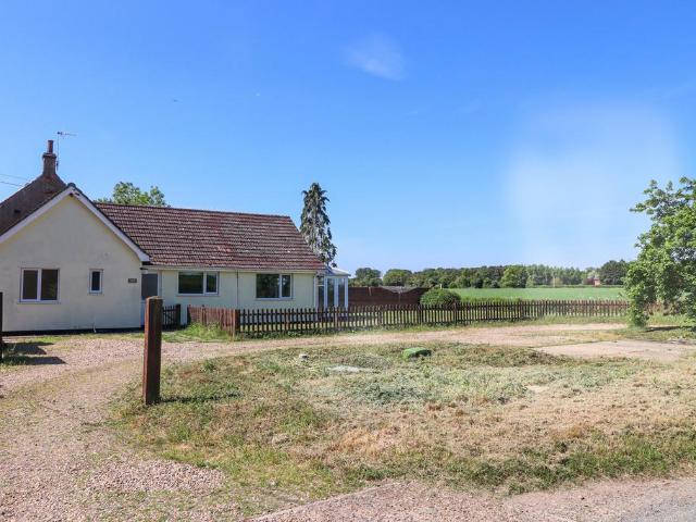 3 bedroom detached bungalow for sale