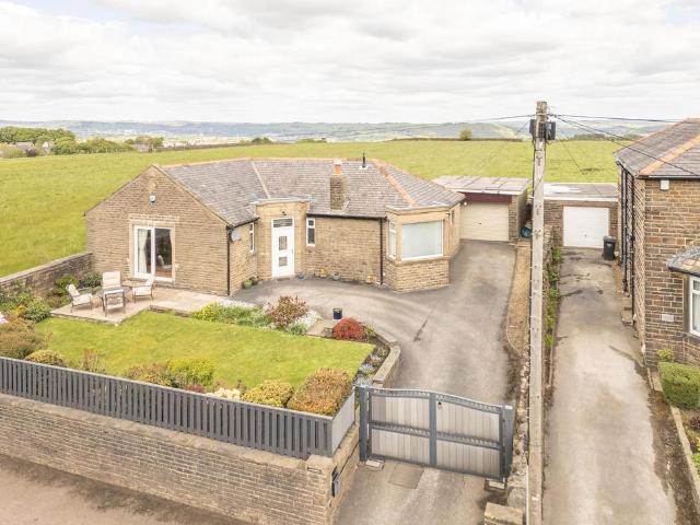 3 bedroom detached bungalow for sale